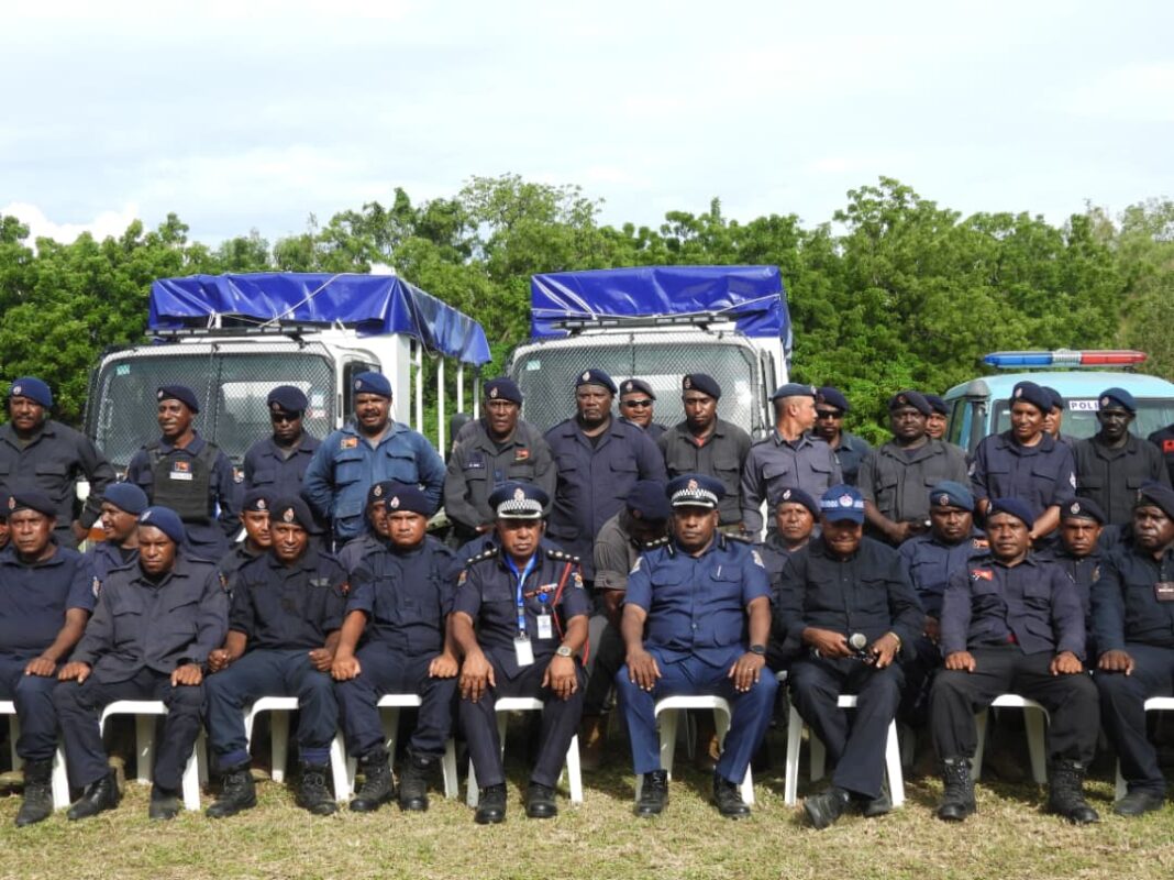 66 police reservists receive certificates | The PNG Bulletin
